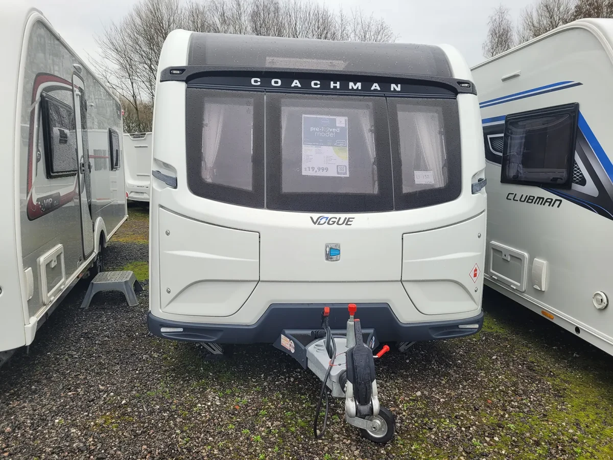 Coachman VIP 520 2018 (U5298) – Leisure Sales